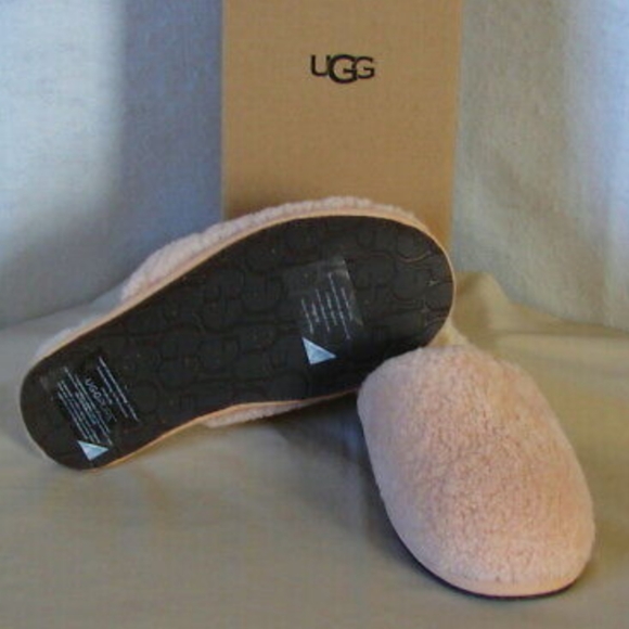 UGG | Shoes | Cute Comfy Uggs Pearle Curly Cue Cozy Slippers | Poshmark